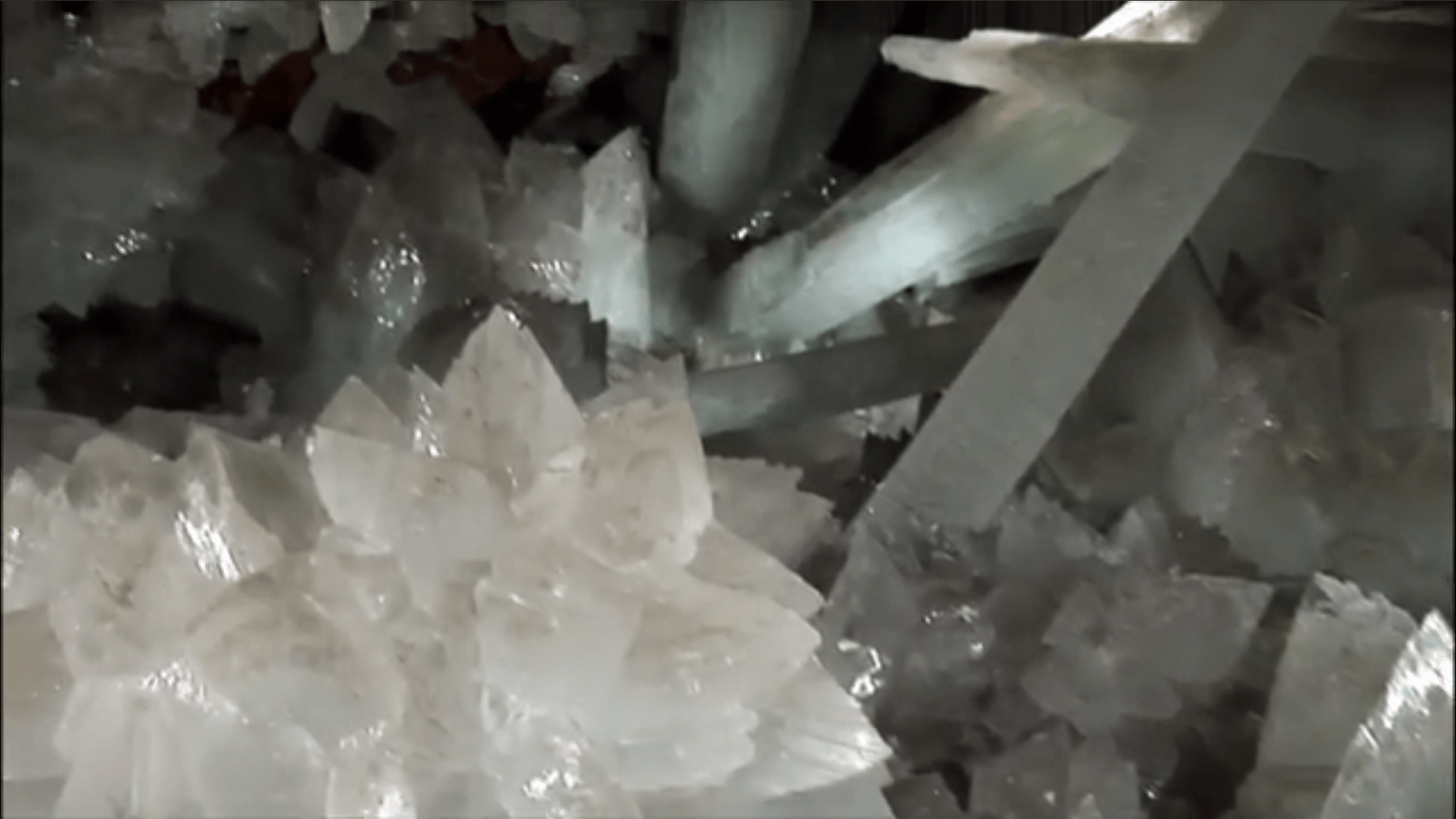 Crystal Palace hidden beneath the Mexican desert | The Mystery of the ...